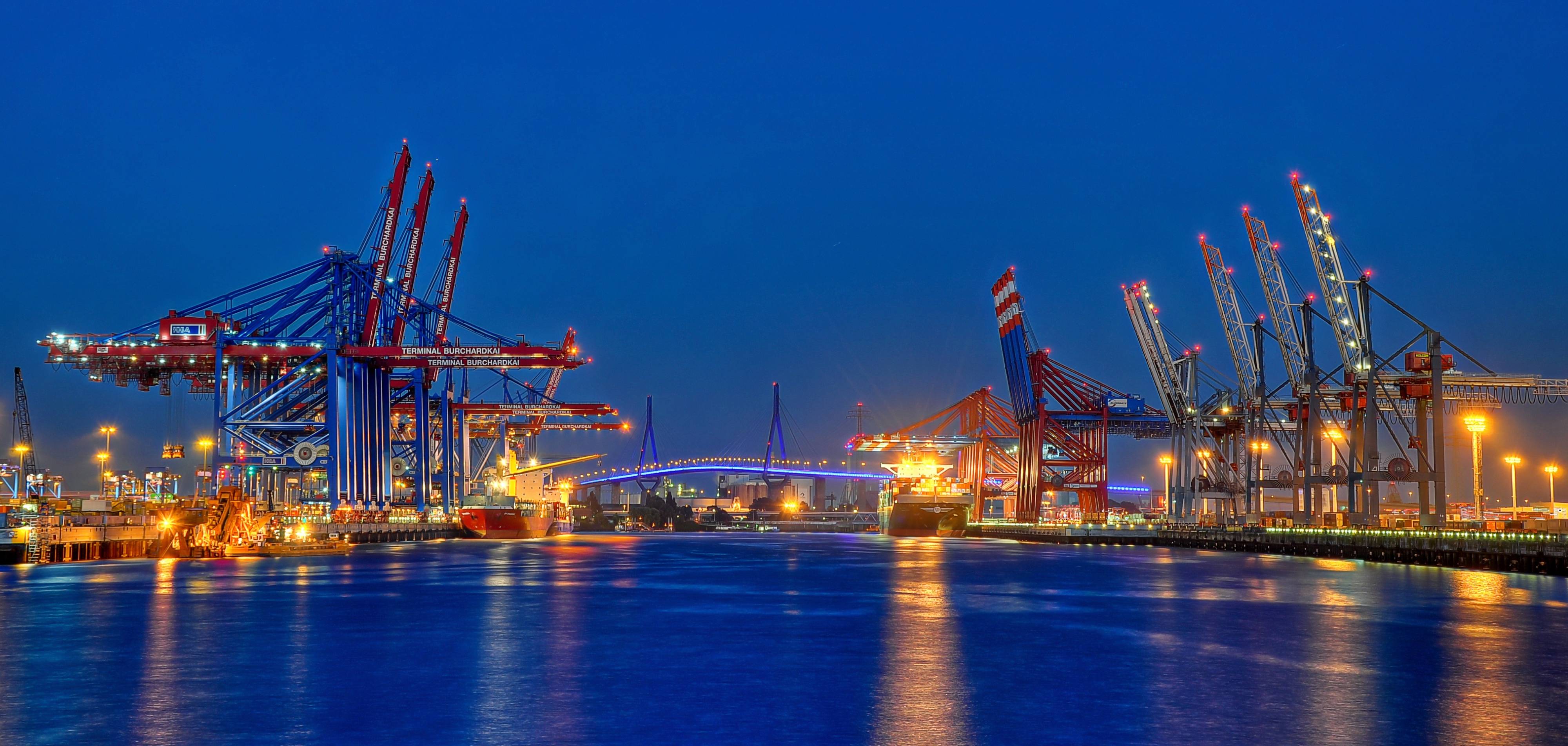 Union Calls 24-Hour Warning Strike In German Ports