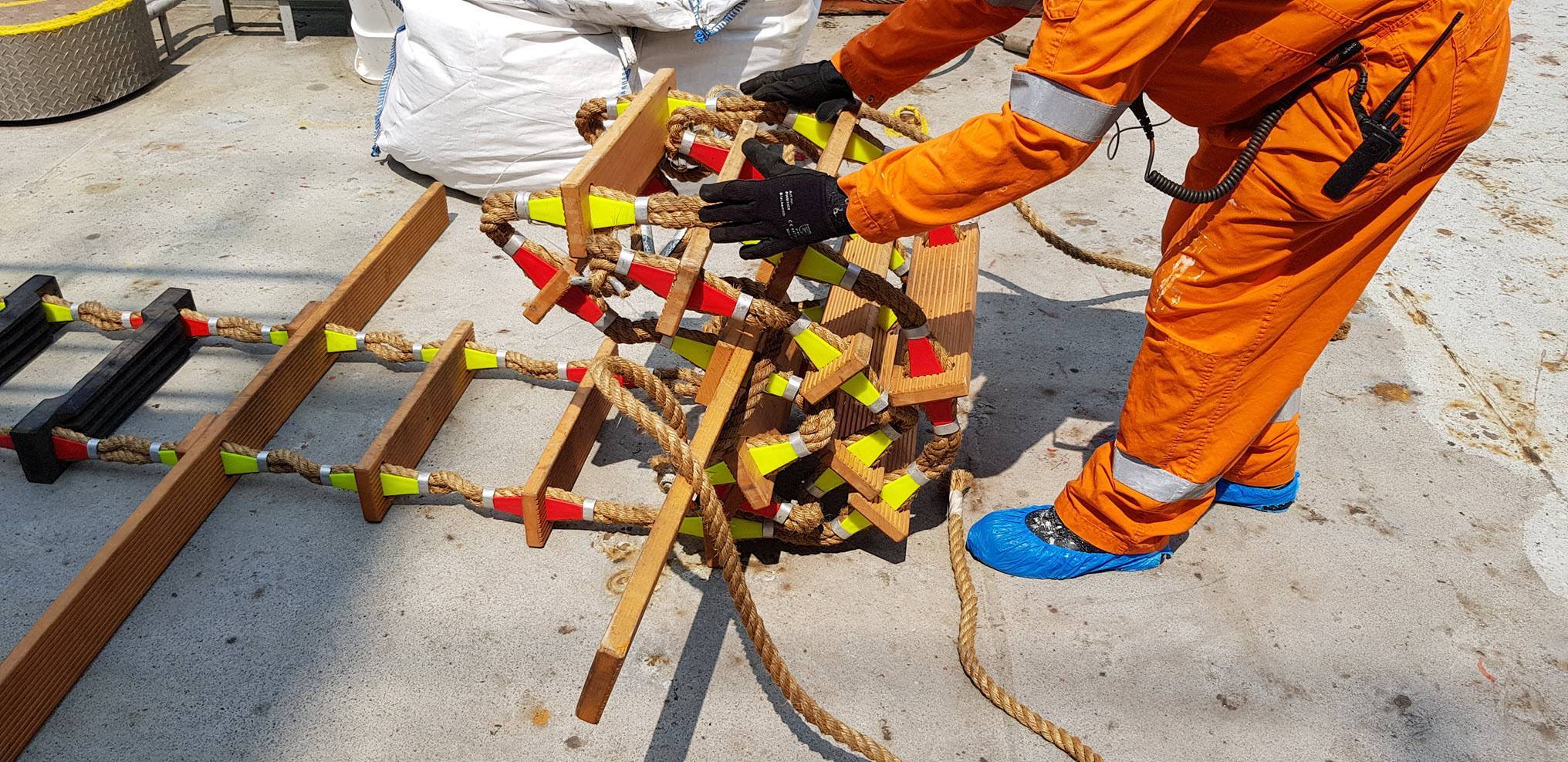 AMSA Warns Of Counterfeit Pilot Ladders