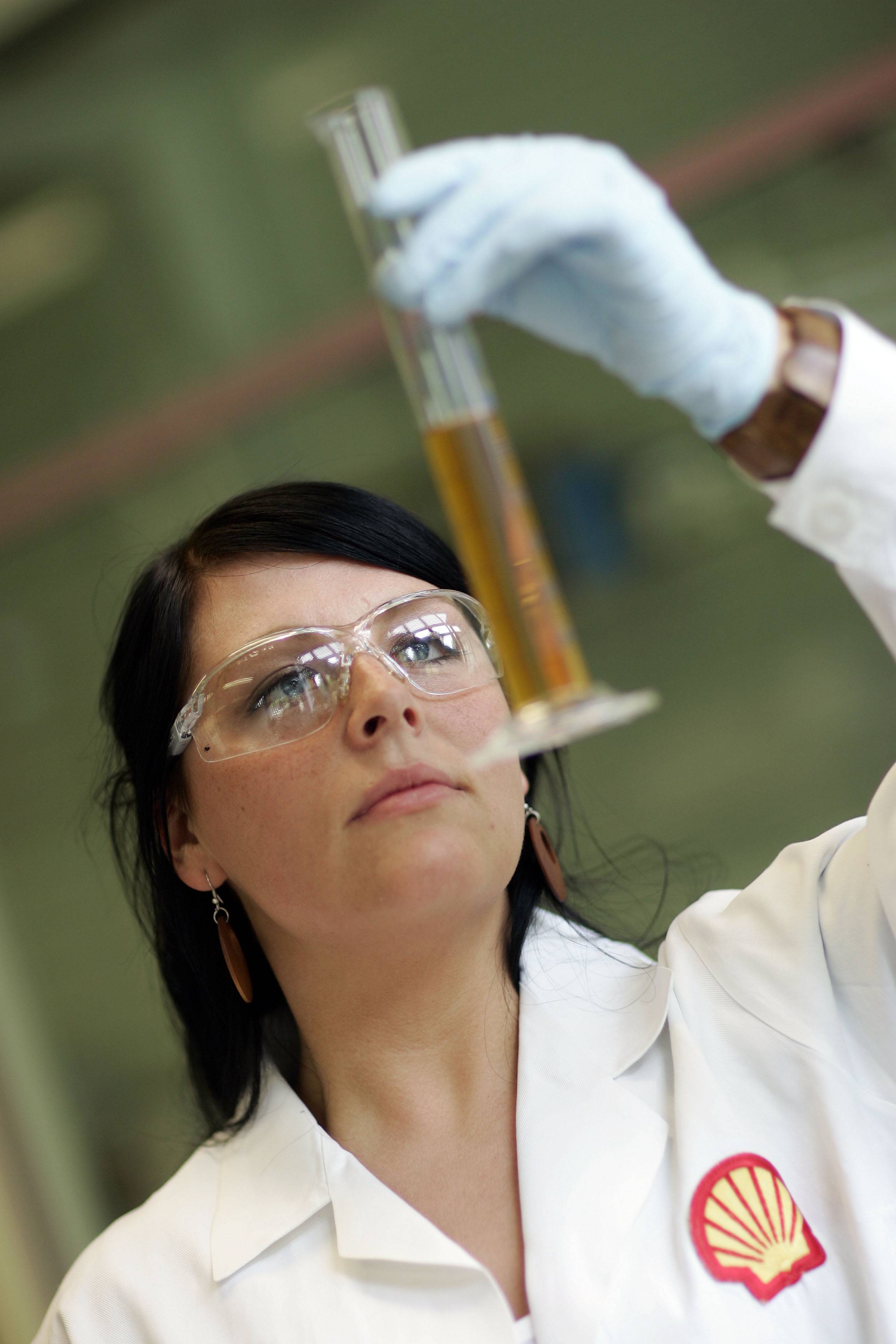 Shell Launches Breakthrough Engine Oil