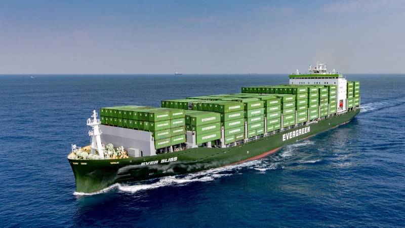 Evergreen Orders Ten Ships