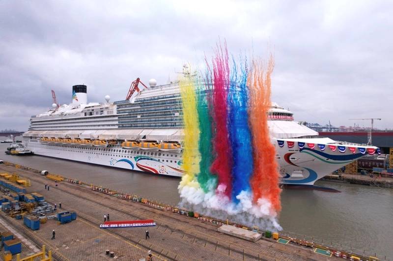 China's First Home-Grown Large Cruise Ship Starts Sea