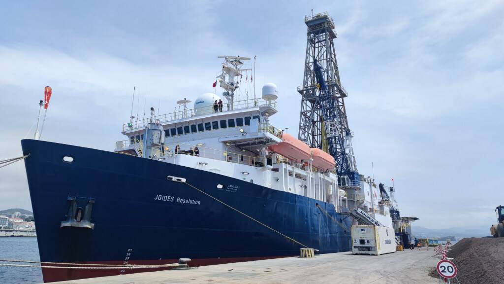 Mega Machines: JOIDES Resolution